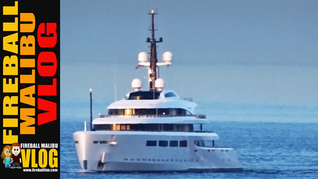 MASSIVE LUXURY YACHT PULLS INTO MALIBU – FIREBALL MALIBU VLOG 689 ...